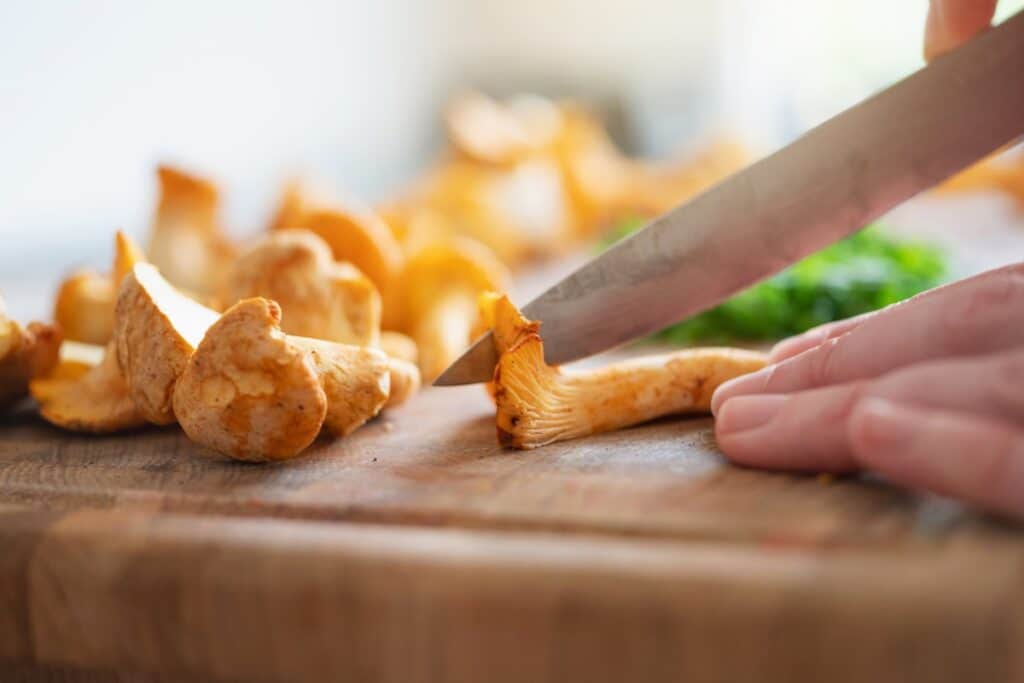 How to Prepare Chanterelle Mushrooms: Cleaning, Prepping, and Cooking ...